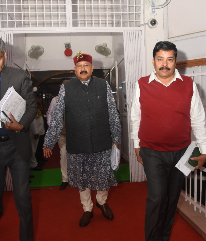 सतपाल महाराज पूरी तैयारी के साथ पहुंचे सदन में विपक्ष कों किया निरुत्तर ...